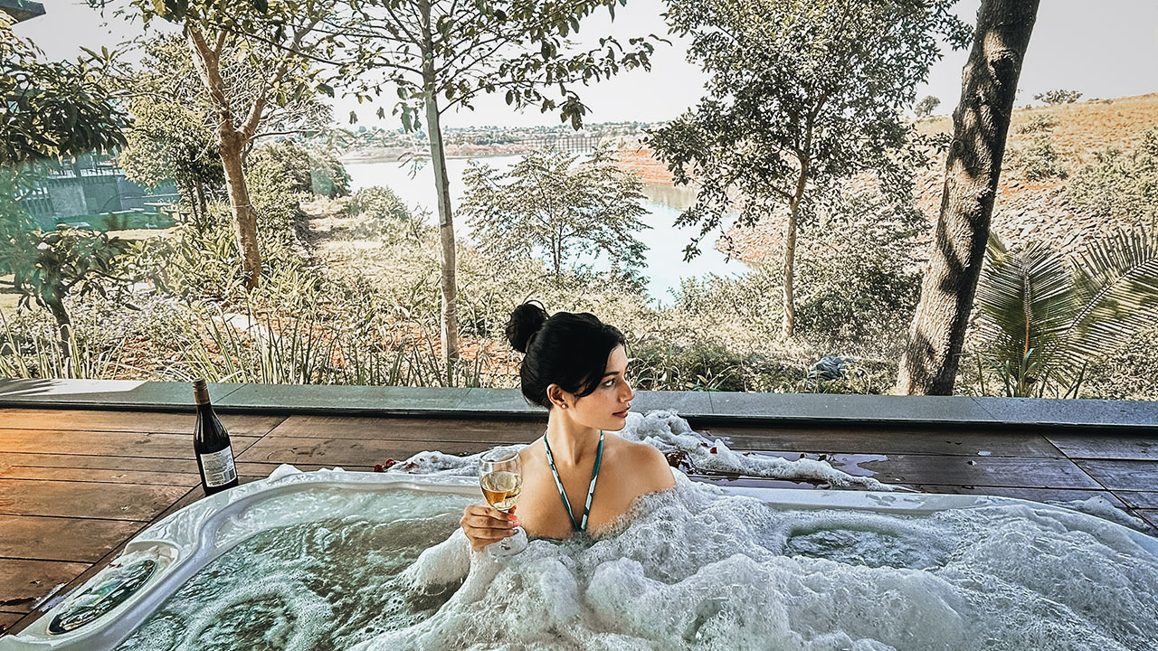 Lakeshore, Maharashtra - A Holiday Home near Mumbai & Pune